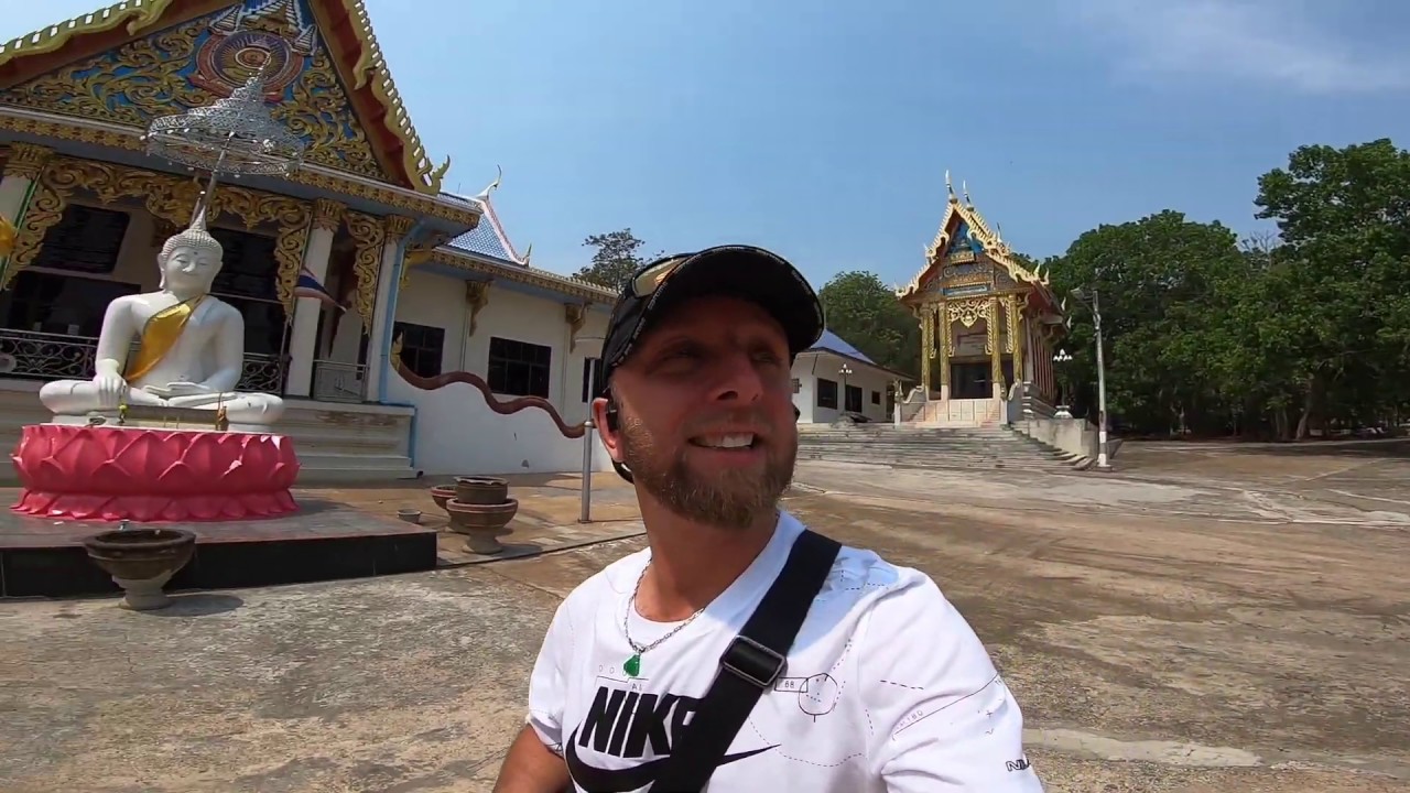 Wat Phra Bat Phu Pan Kham à Khon Kaen Thailande, part 1